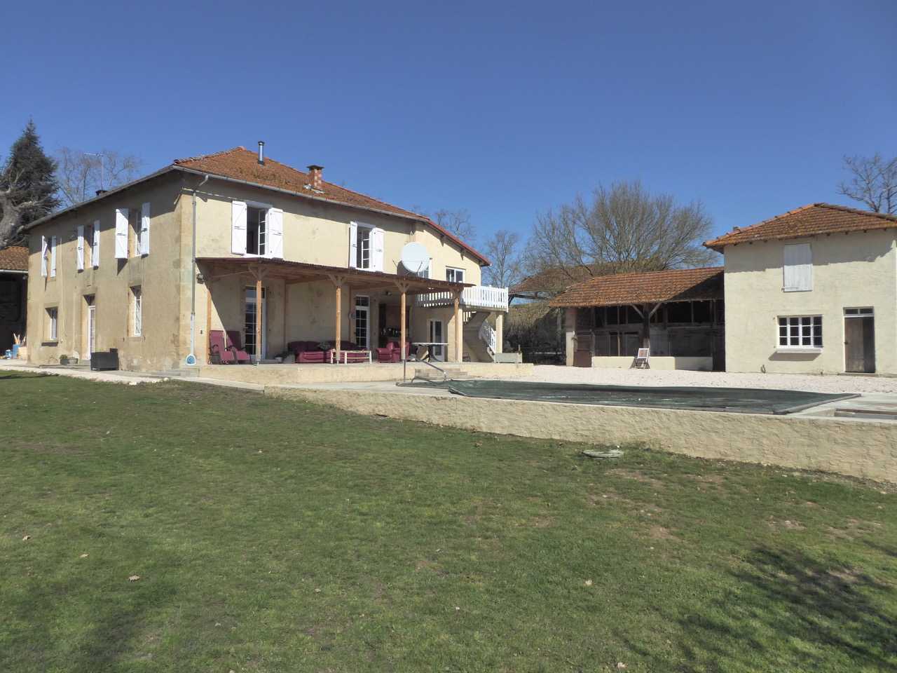 Fine Country Houses and Traditional Character Homes for Sale in France