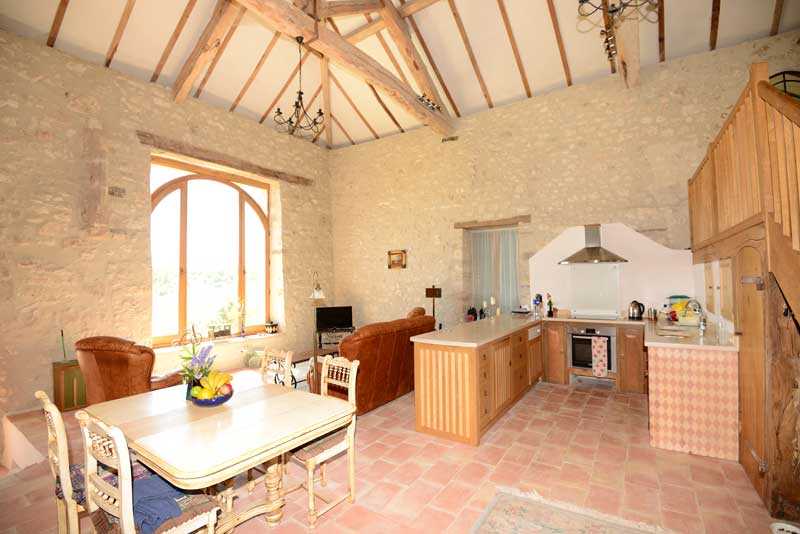 Fine Stone Country Houses and Traditional Homes for Sale in France