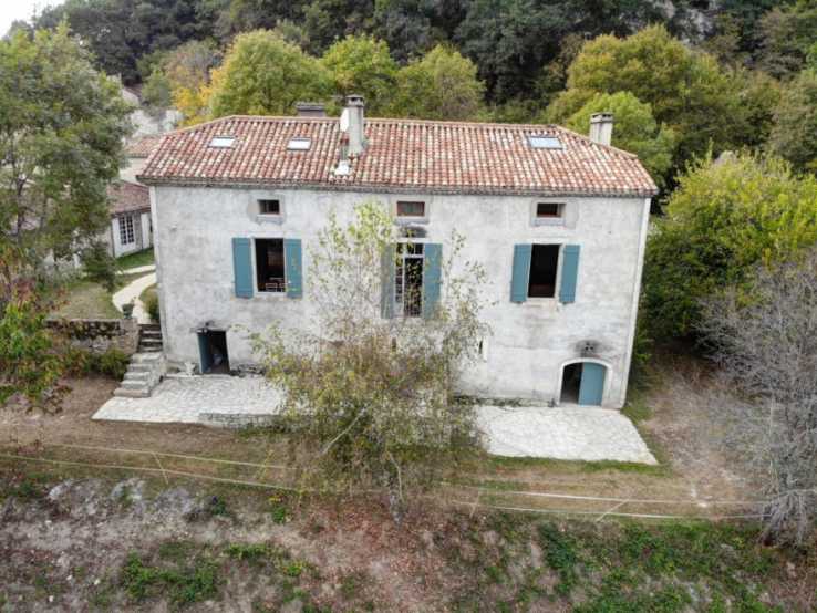 Fine Stone Country Houses and Traditional Homes for Sale in France