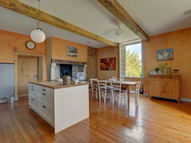 Fine Stone Country Houses and Traditional Homes for Sale in France