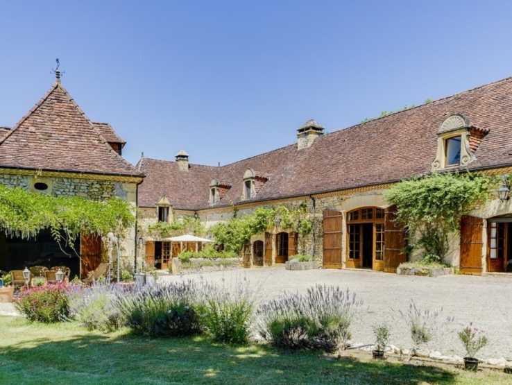 Fine Stone Country Houses and Traditional Homes for Sale in France