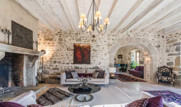 Fine Stone Country Houses and Traditional Homes for Sale in France
