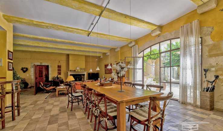 Fine Stone Country Houses and Traditional Homes for Sale in France
